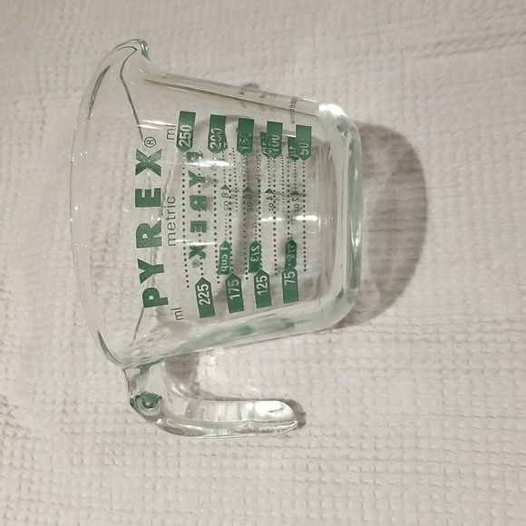 Pyrex | Kitchen | Vintage Pyrex Measuring Cup | Poshmark